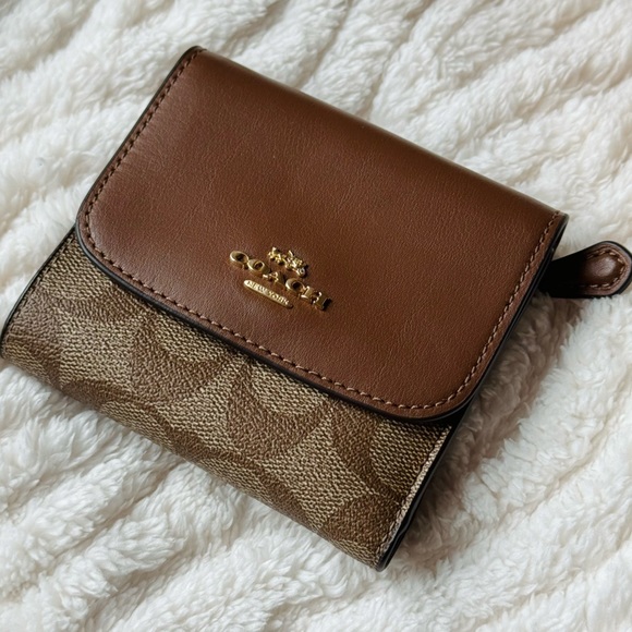 Coach | Bags | Coach Logo Wallet | Poshmark